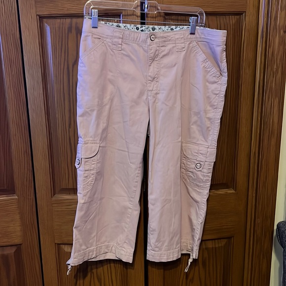 Lee | Pants & Jumpsuits | Lee Capris | Poshmark